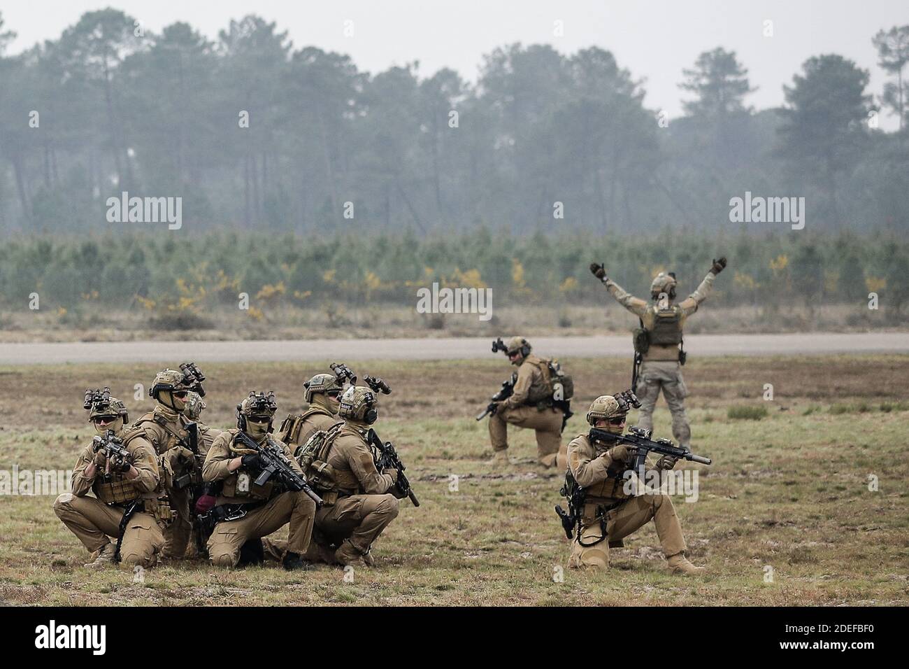 French army's special forces show their skills during the Special ...