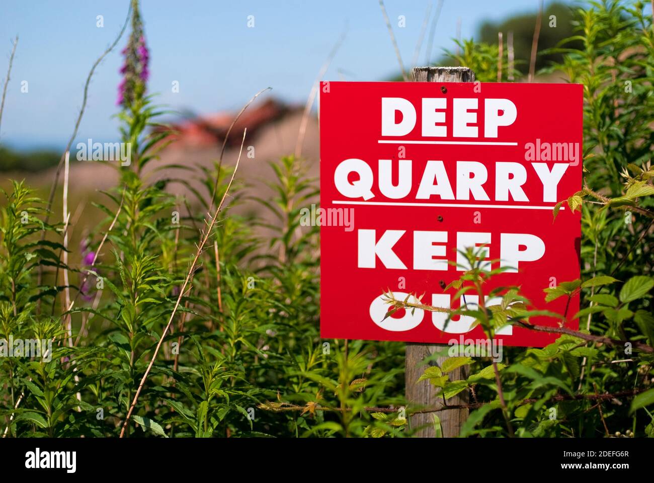 Quarry sign hi-res stock photography and images - Alamy