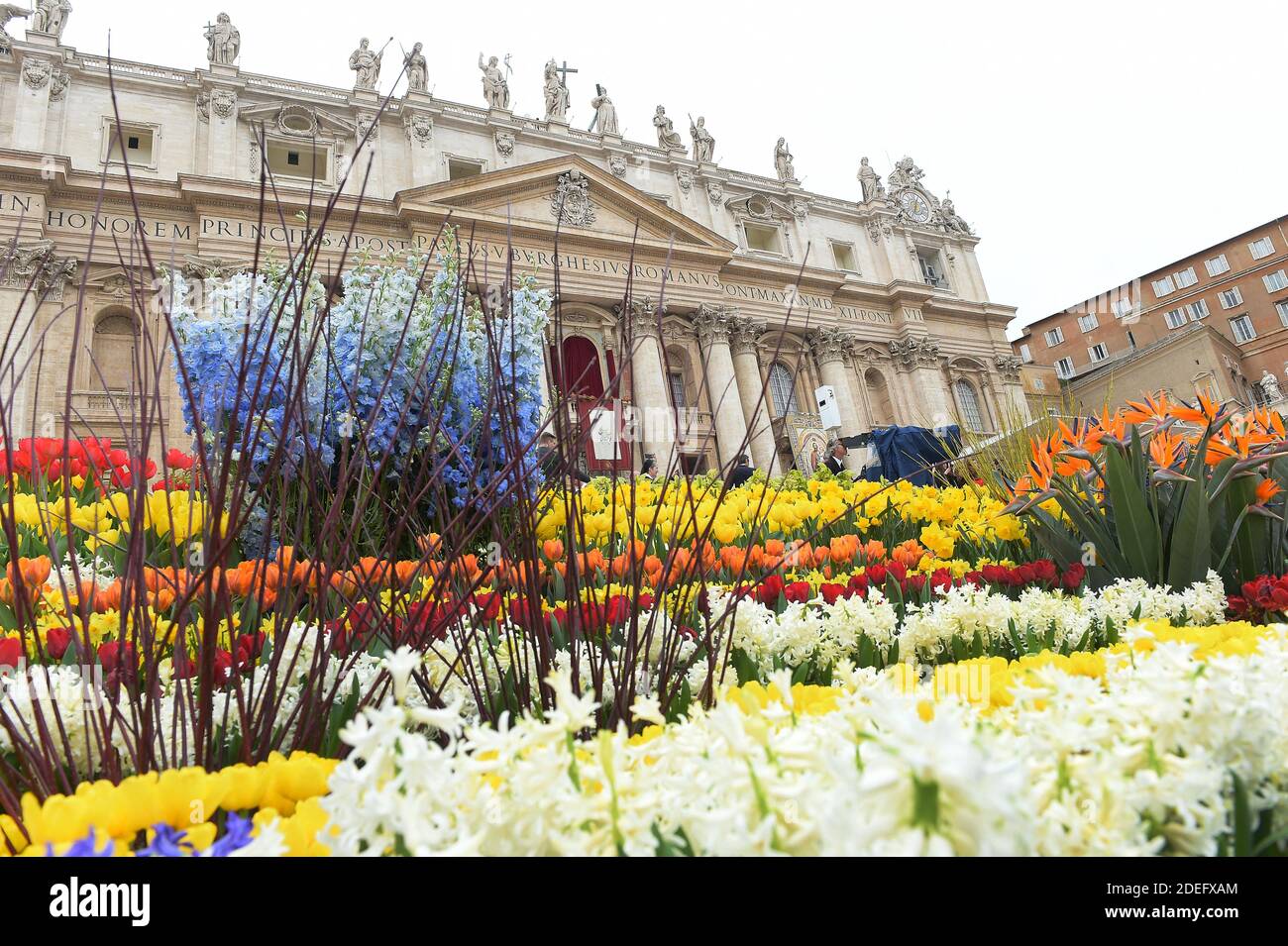 Flowers in St. Peter's Square during the celebration of the Easter mass ...
