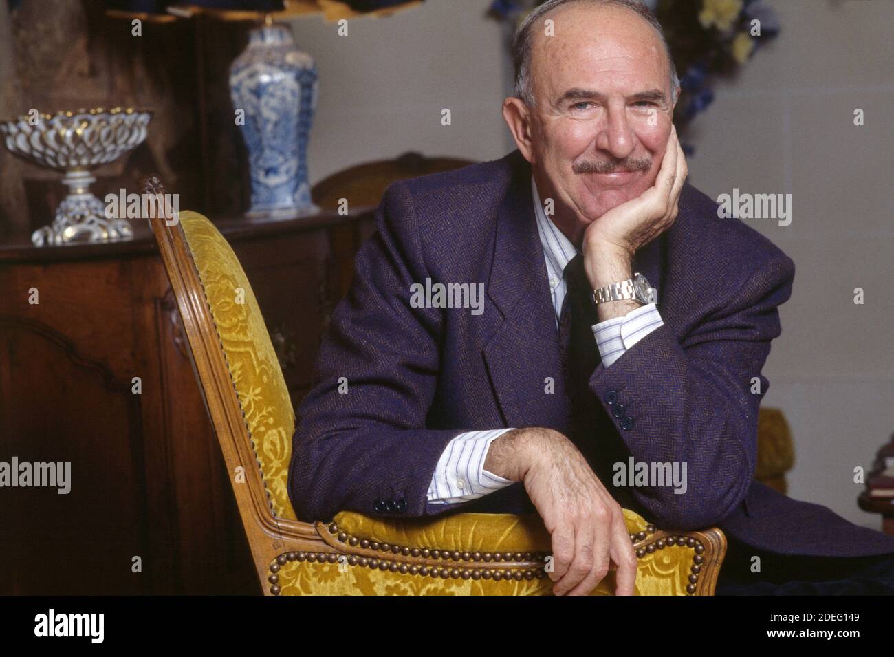 Est 1989 hi-res stock photography and images - Alamy