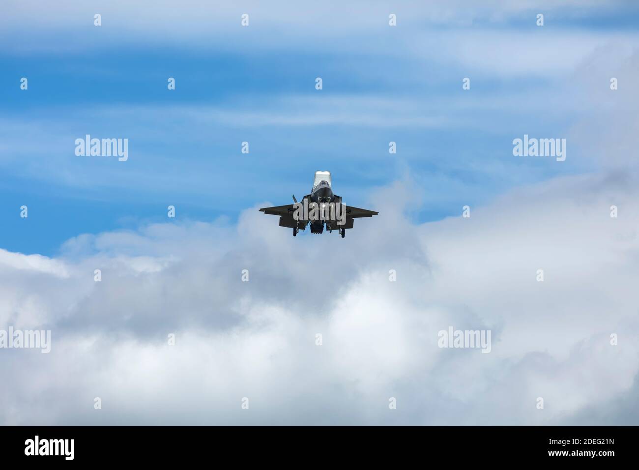 F-35B Lightning Stealth Plane Face On Stock Photo - Alamy