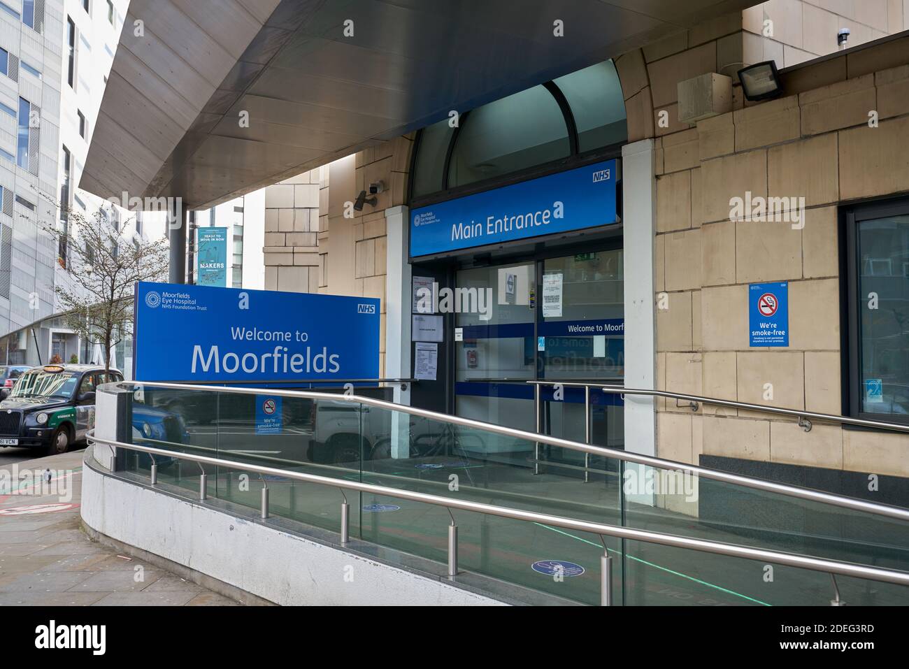 moorfields eye hospital london Stock Photo - Alamy