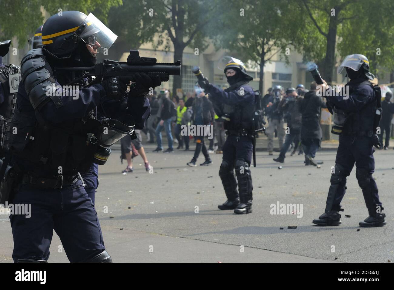 Test guns hi-res stock photography and images - Alamy