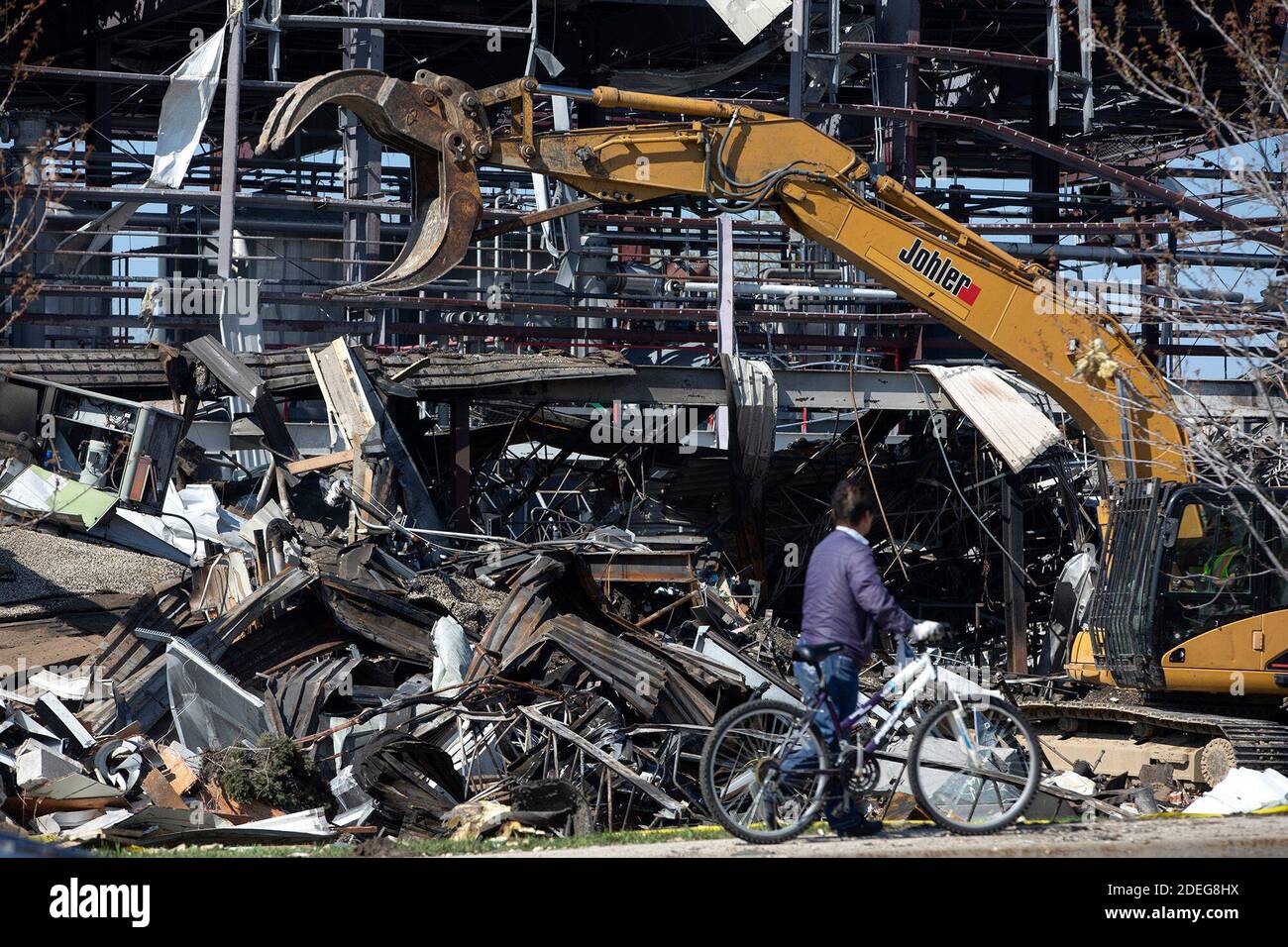 Scene fire chemical plant hi-res stock photography and images - Alamy