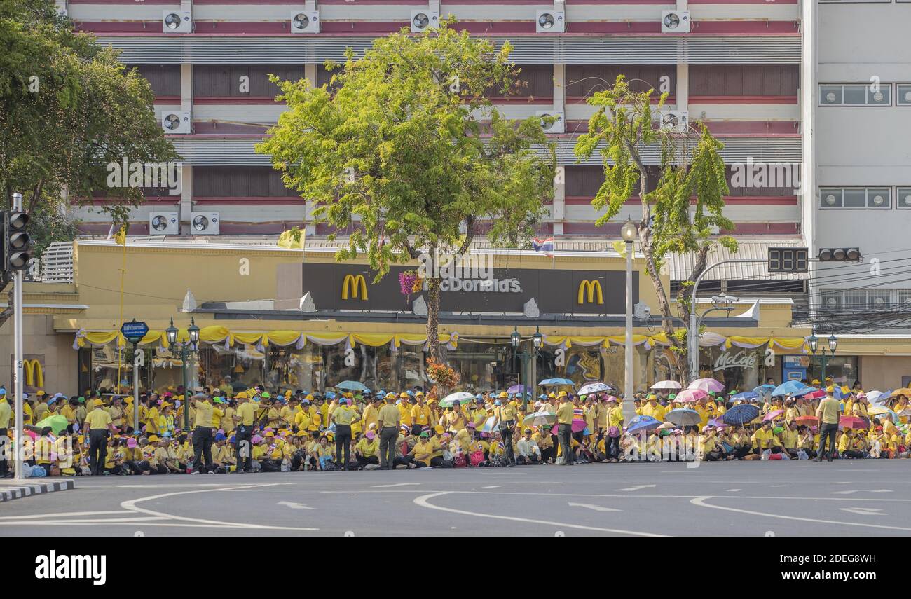 People wait for the procession on land to see the King, Coronation of ...