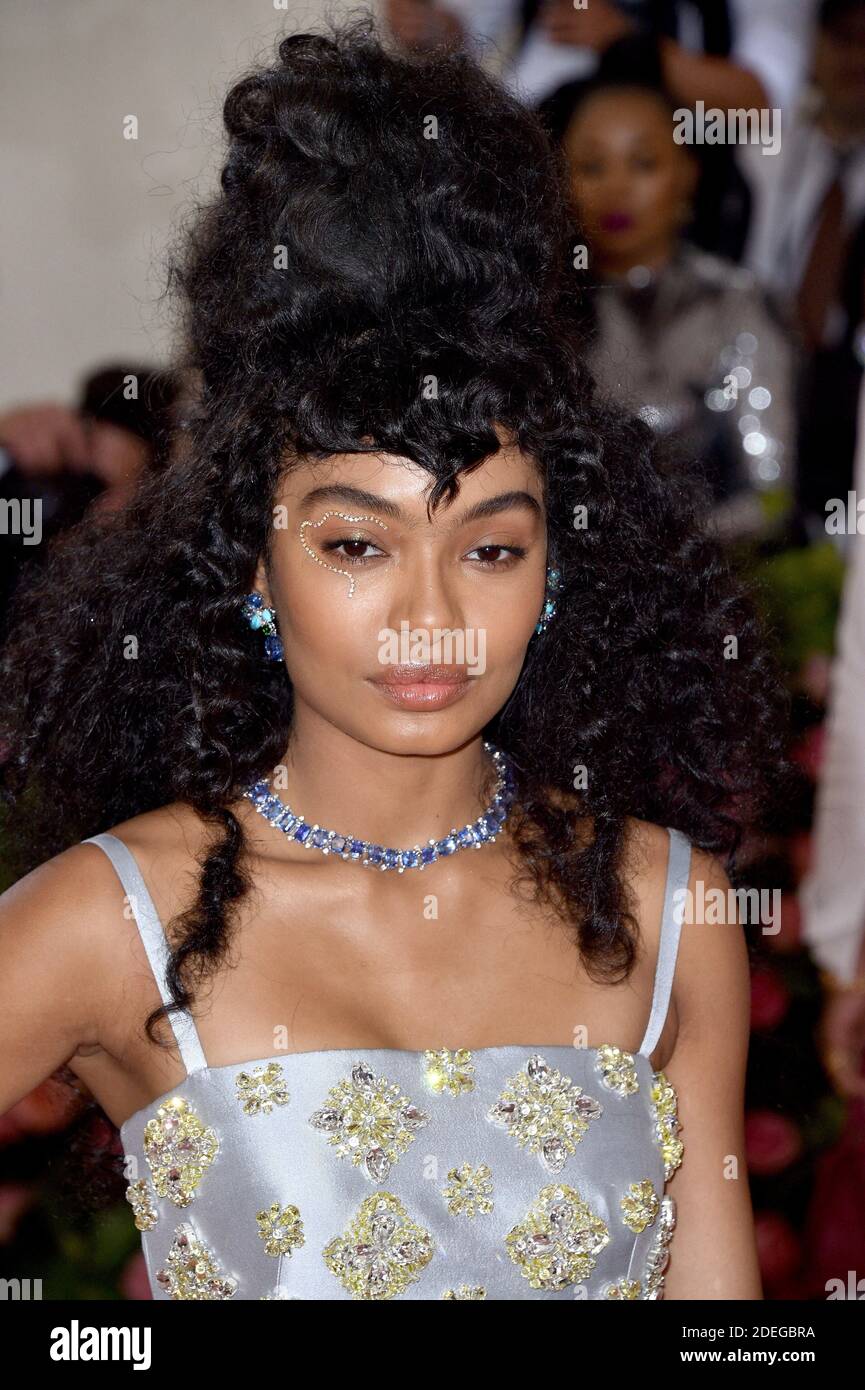 Yara shahidi met hi-res stock photography and images - Alamy