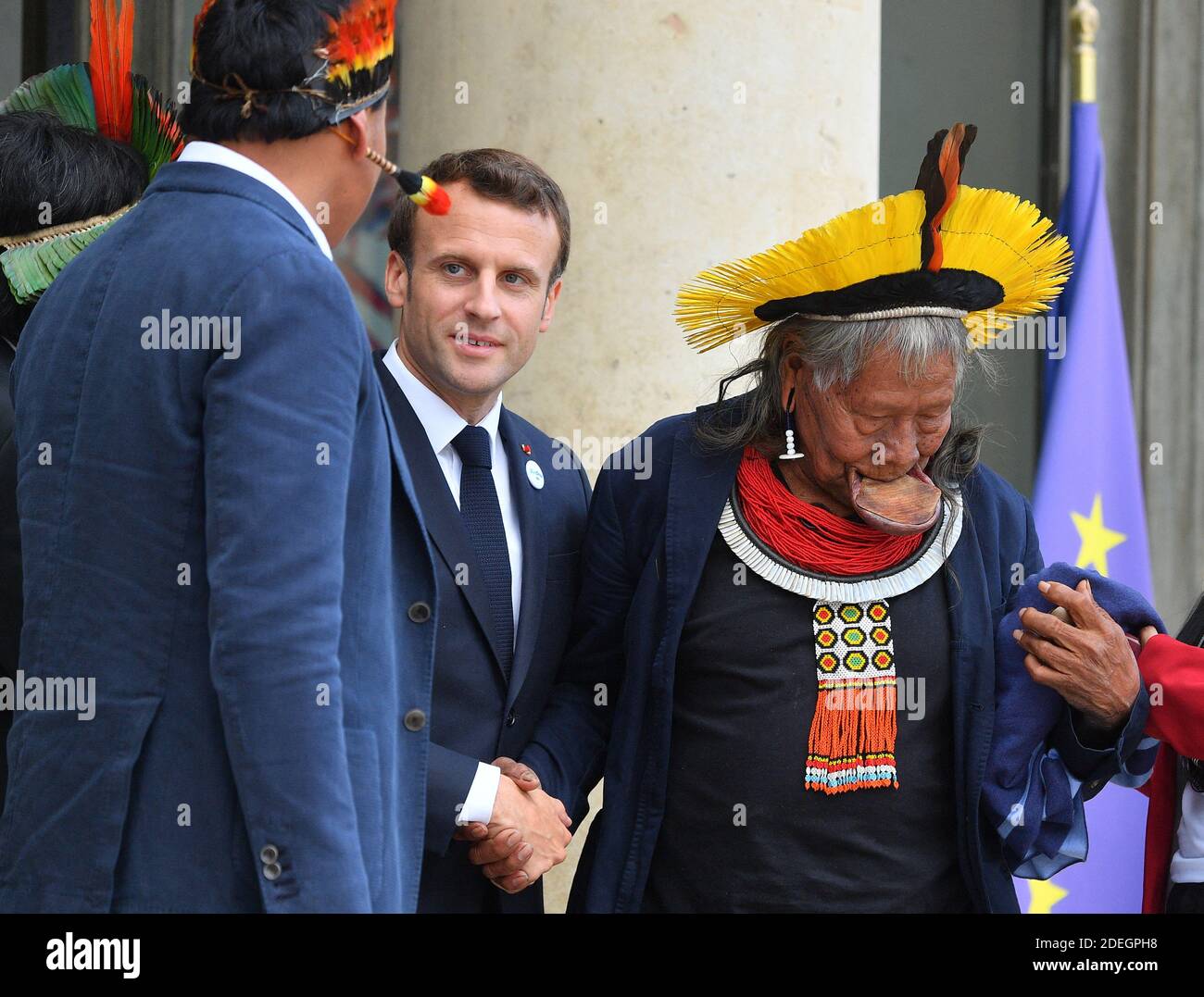 Brazil's legendary indigenous chief Raoni Metuktire pose with French ...