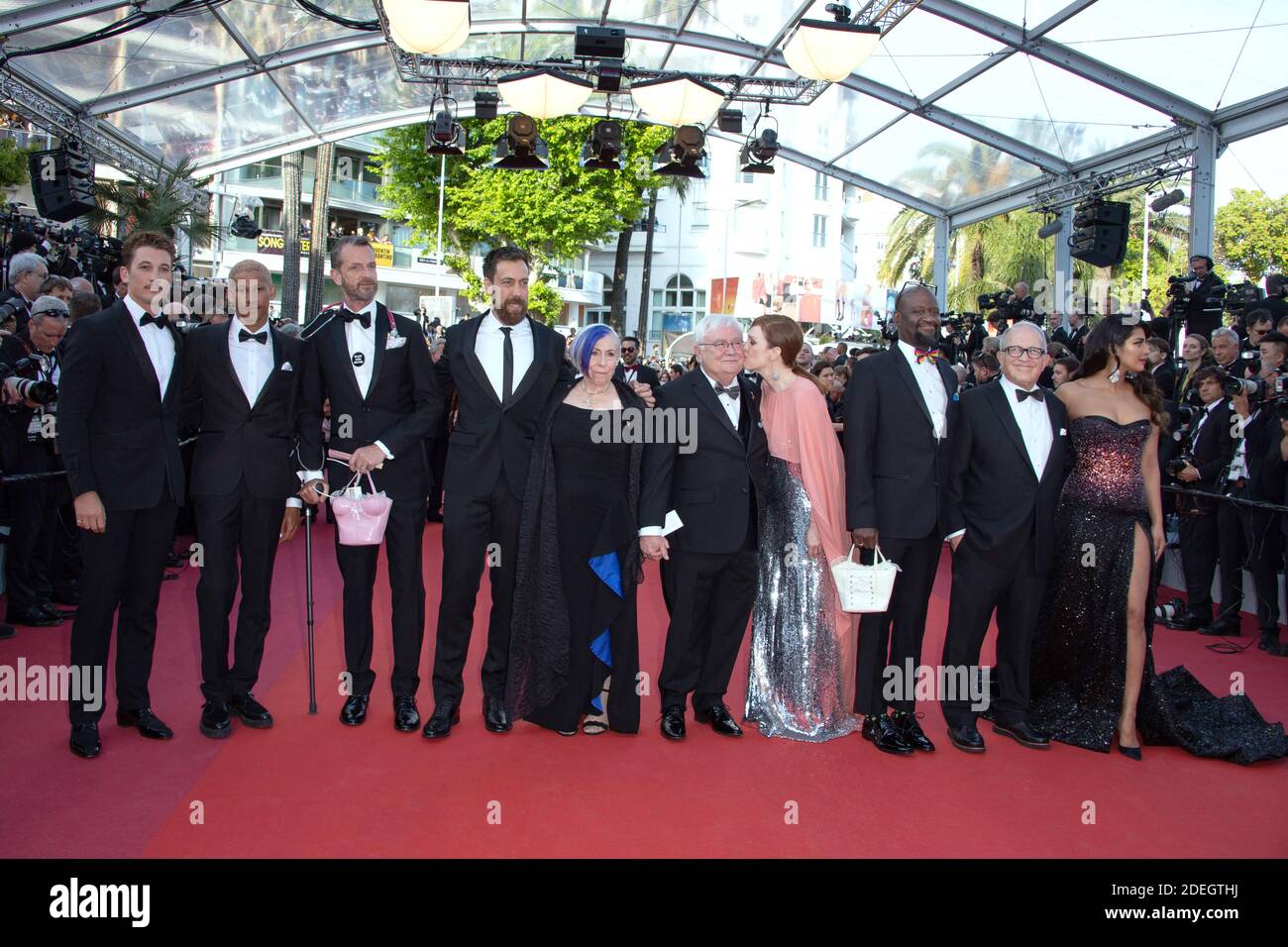 Miles Teller, Keiynan Lonsdale, Dan Krauss, Julianne Moore, Steve ...