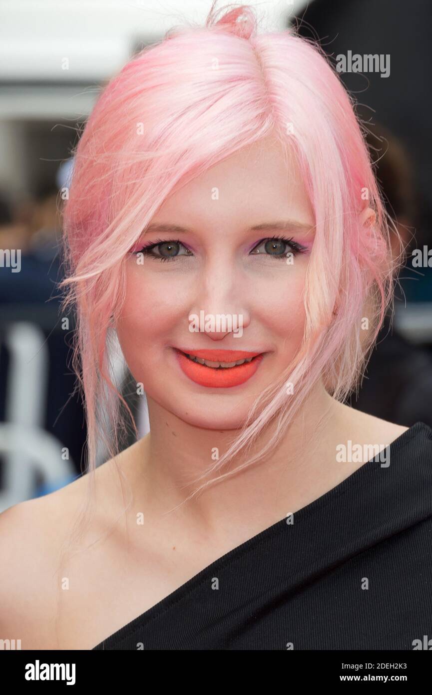 Alice on the Roof (Alice Dutoit) arriving on the red carpet of ...