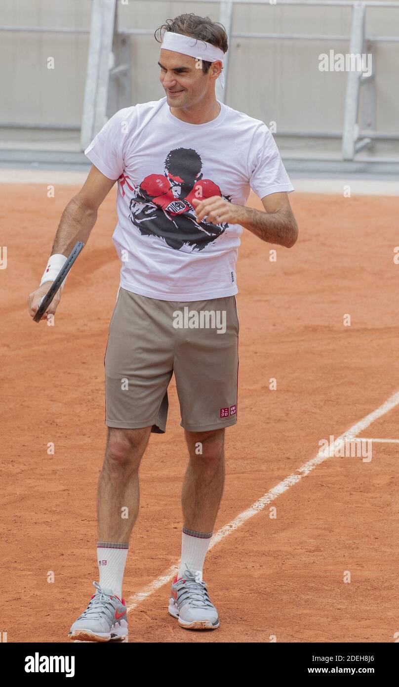 Roger Federer, training ahead the Roland Garros French Open tournament ...