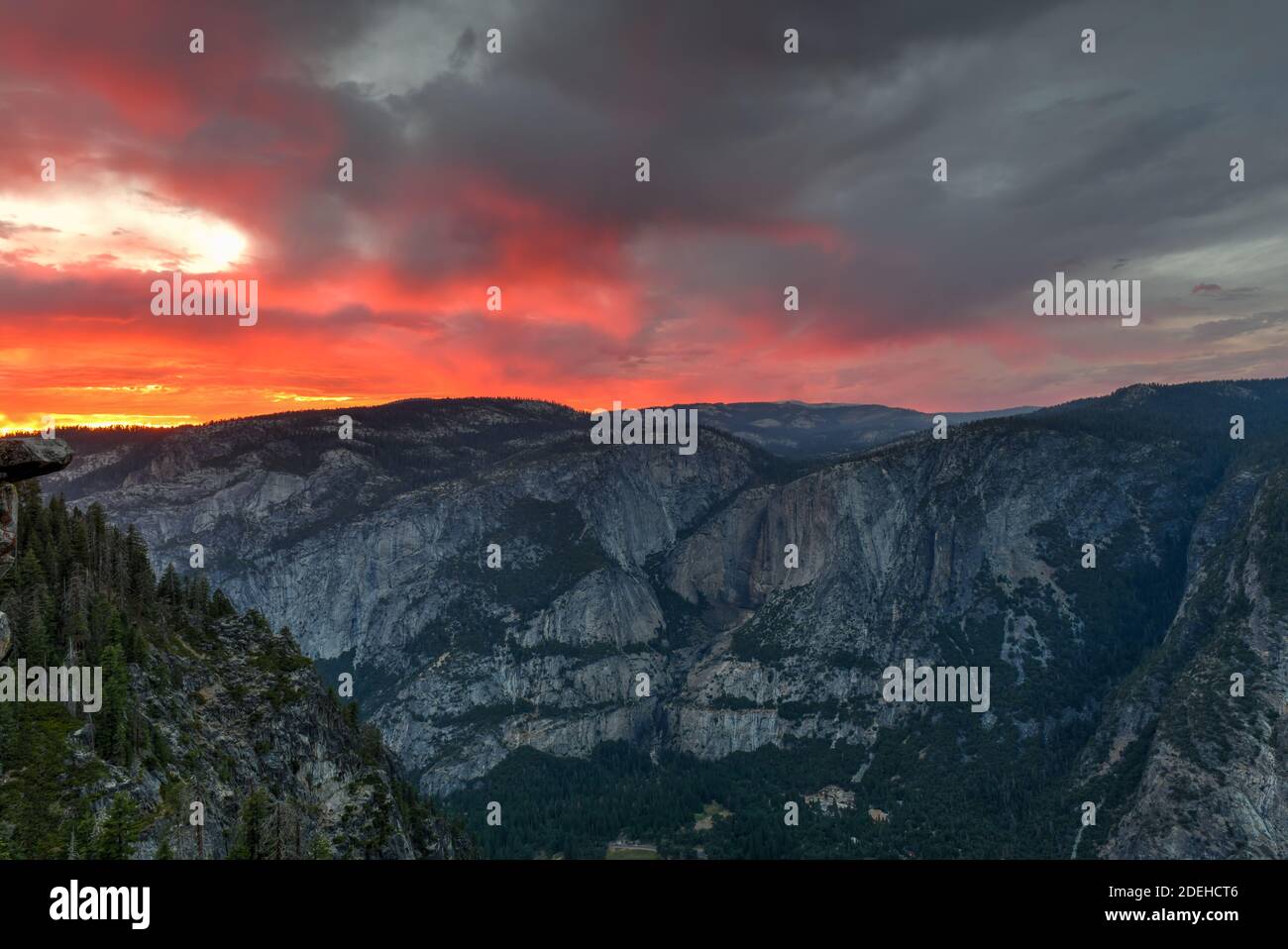 Sunset at Glacier Point, an overlook with a commanding view of Yosemite ...
