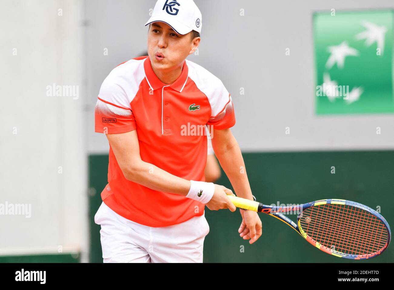 Actor Jin Dong participates in the tournament of double Stars, Set and ...