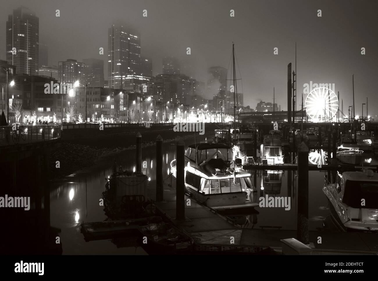 Seattle waterfront at night hi-res stock photography and images - Alamy