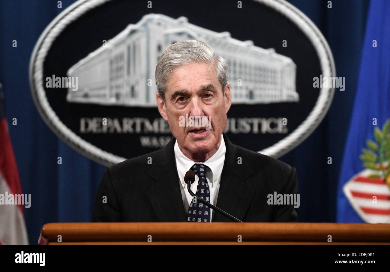 Special counsel Robert Mueller makes a statement about the ...