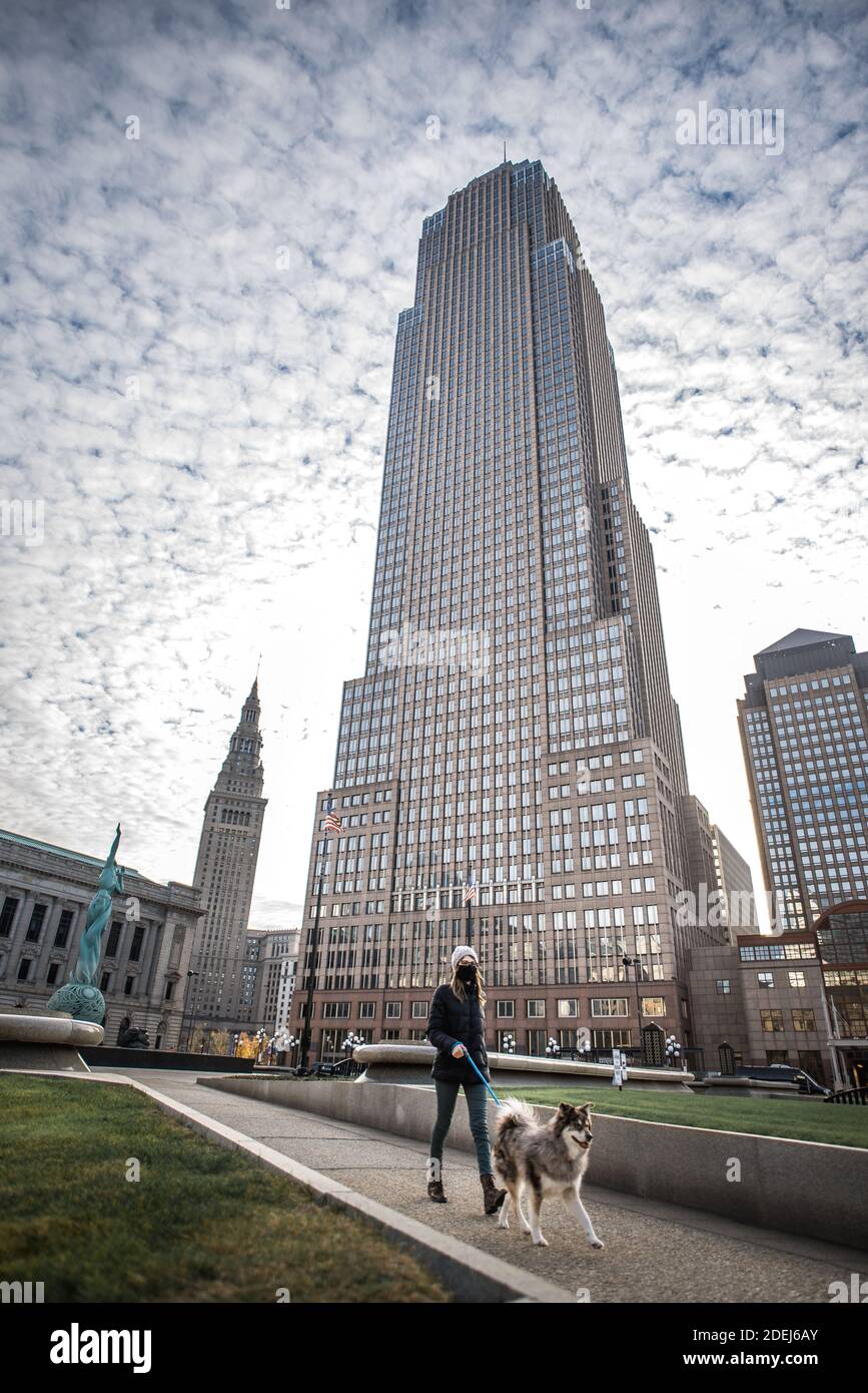 Key Tower city block in cleveland ohio downtown Stock Photo - Alamy