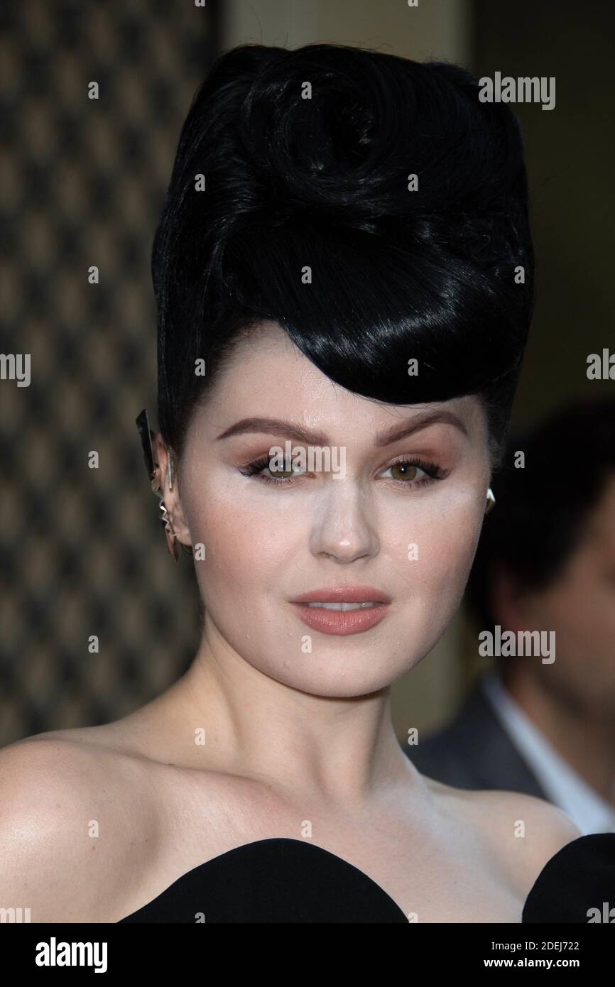 Viktoria Modesta attending the Bionic ShowGirl Premiere at the Crazy ... Viktoria Modesta attending the Bionic ShowGirl Premiere at the Crazy ...