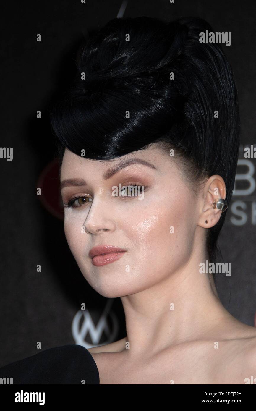 Viktoria Modesta attending the Bionic ShowGirl Premiere at the Crazy ...