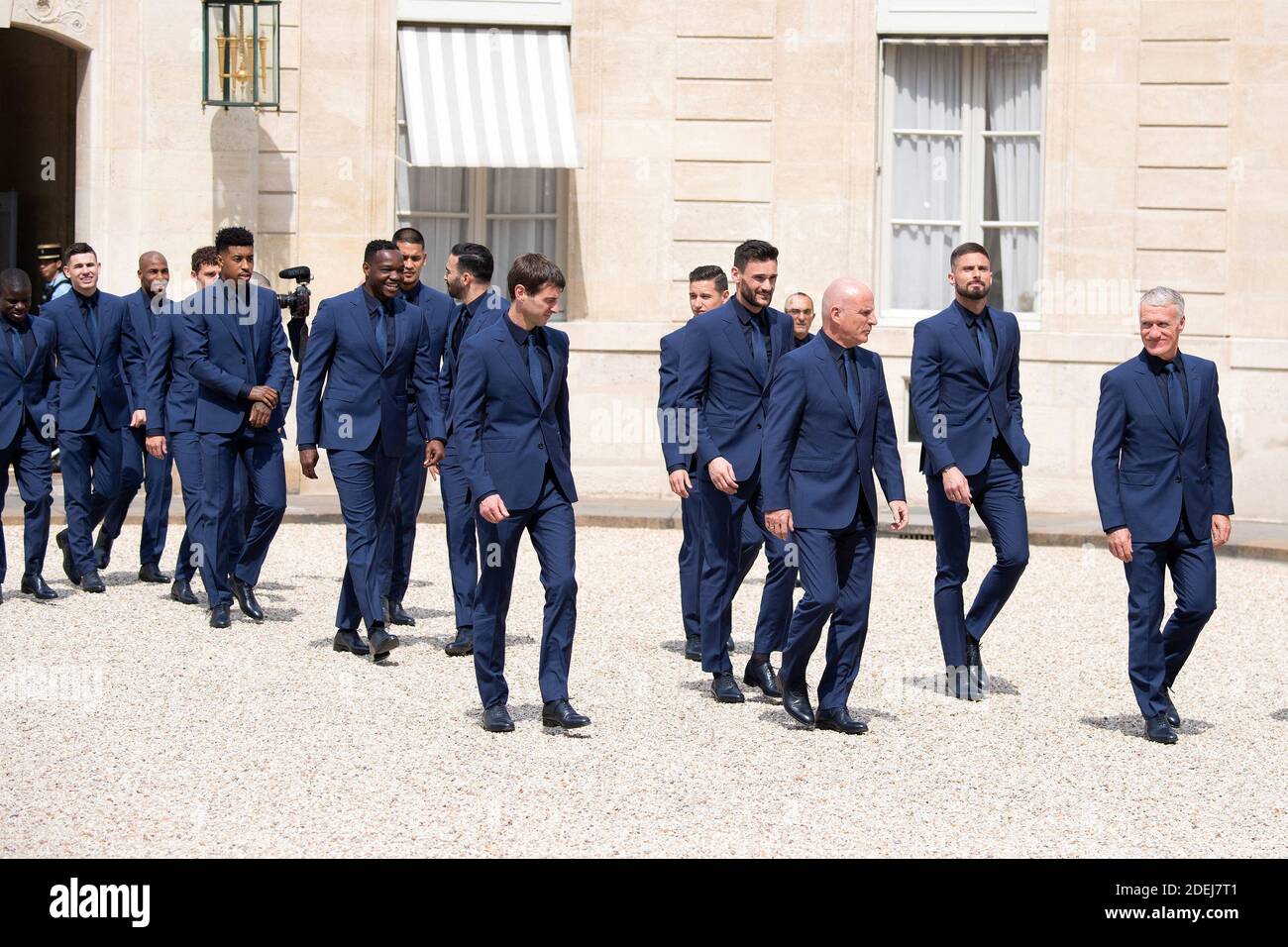 France coach Didier Deschamps and French soccer team, winners of the ...