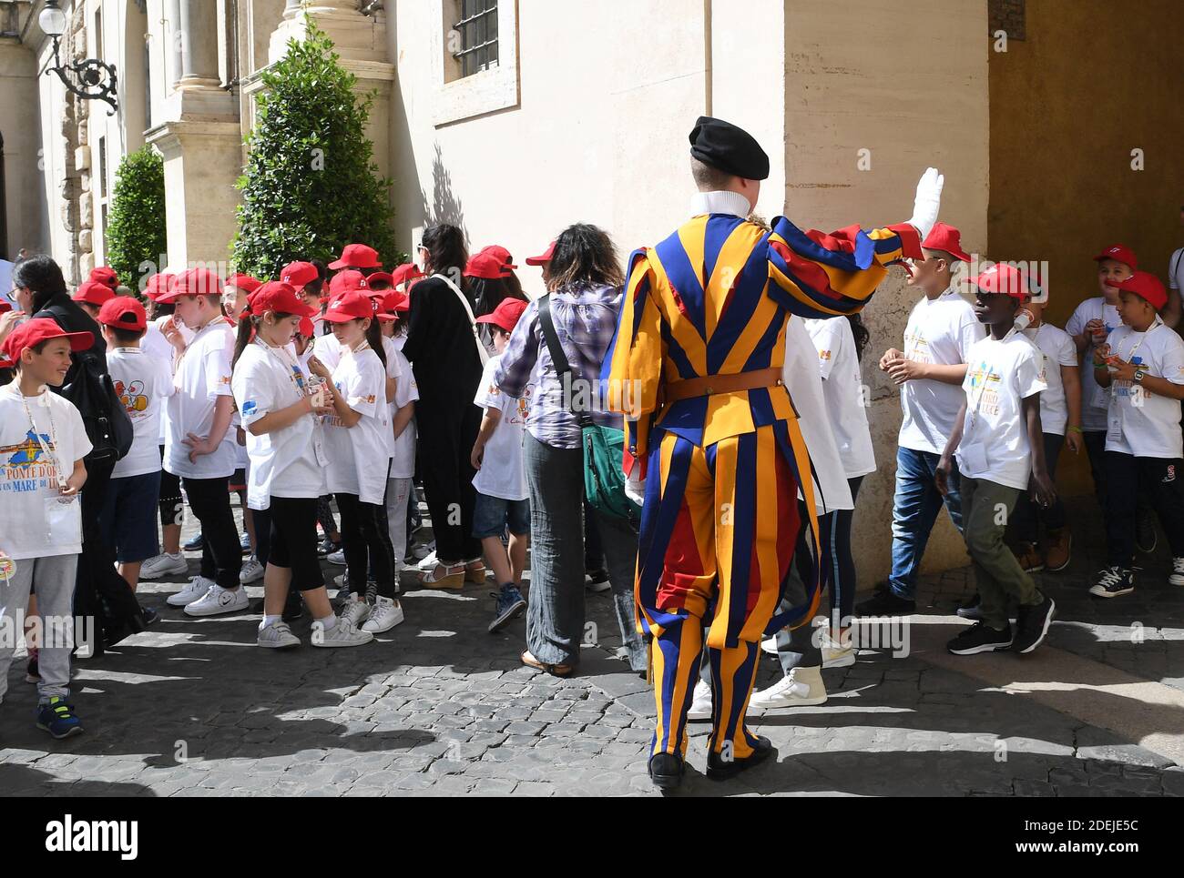 Pope Francis meets the children of the 'Treno dei Bambini' programme ...