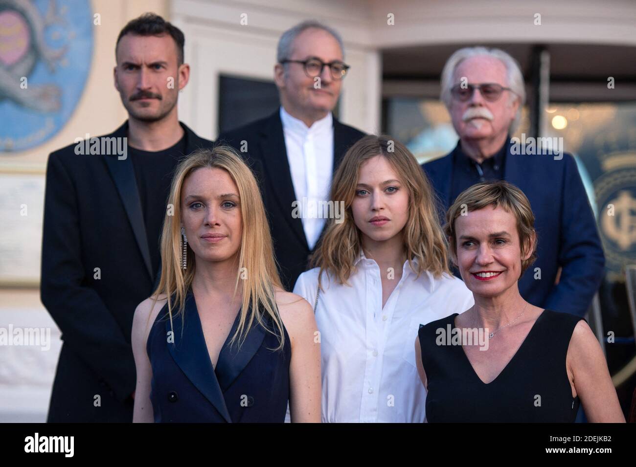 Laetitia Dosch, Lou De Laage, Sandrine Bonnaire, Sebastien Marnier ...