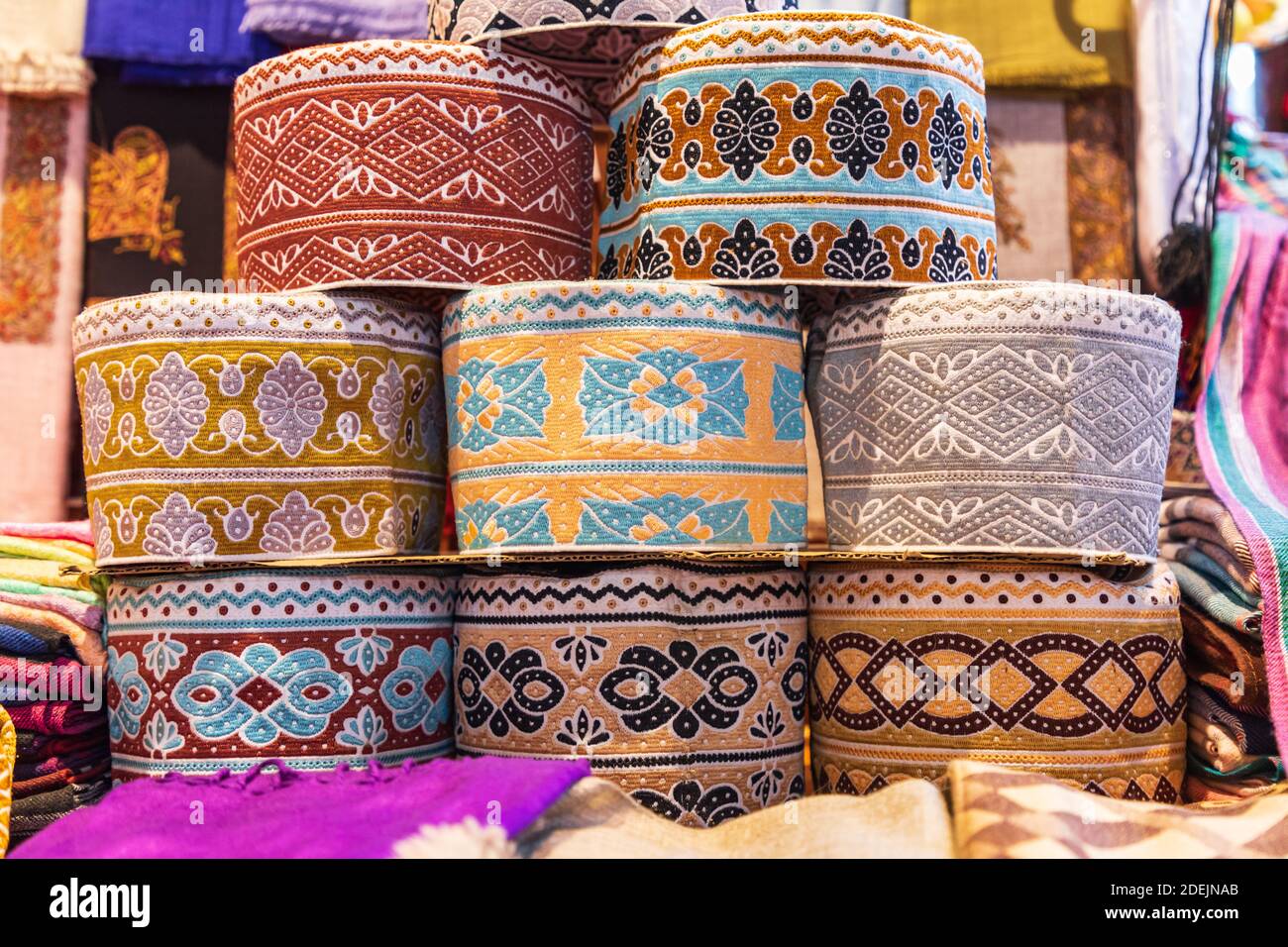 Middle eastern hats hi-res stock photography and images - Alamy