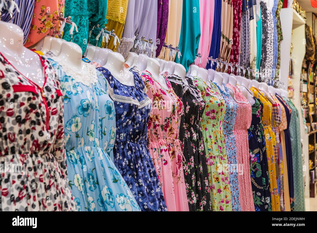Muscat souk clothes hi-res stock photography and images - Alamy