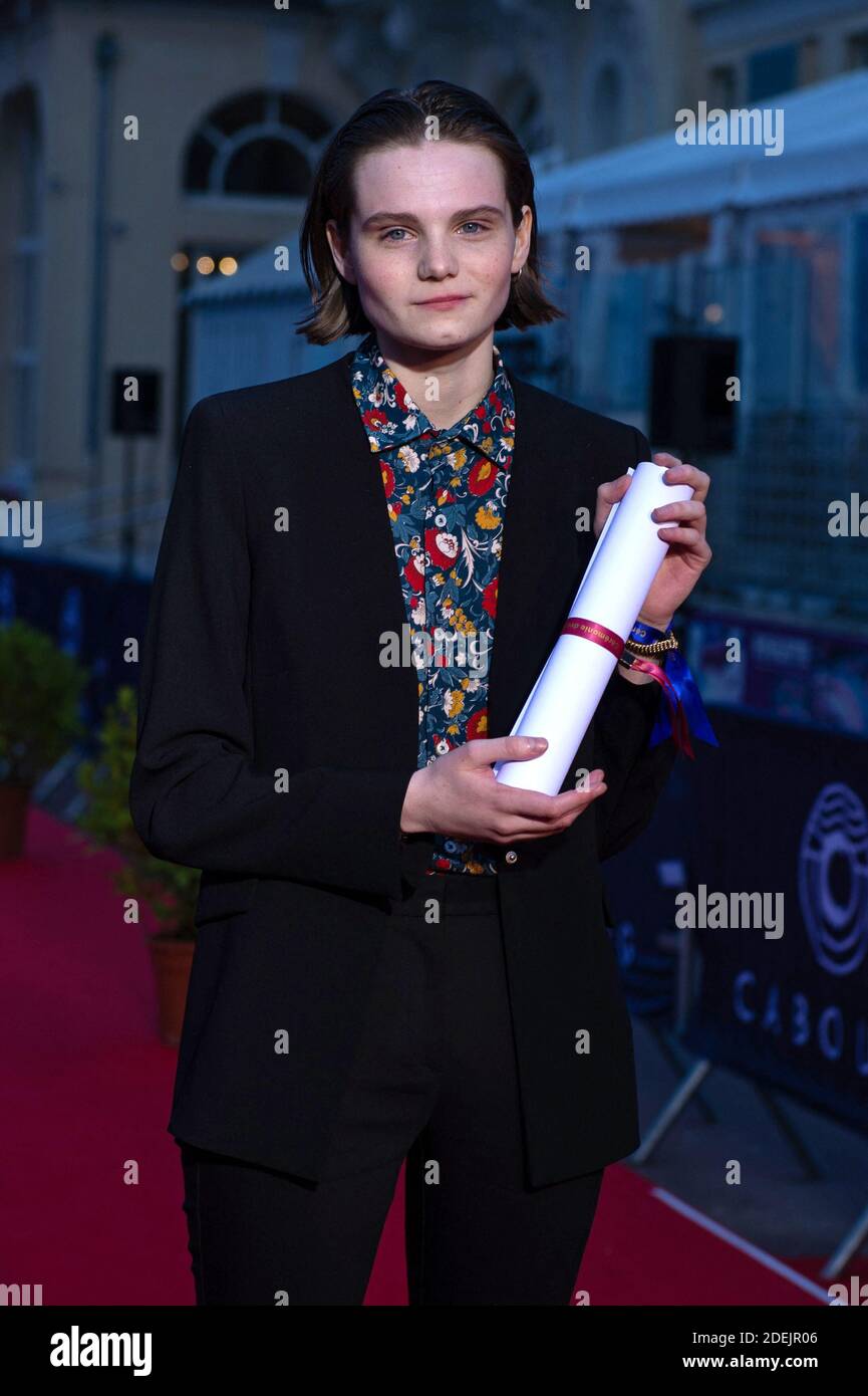 Zoe heran hi-res stock photography and images - Alamy