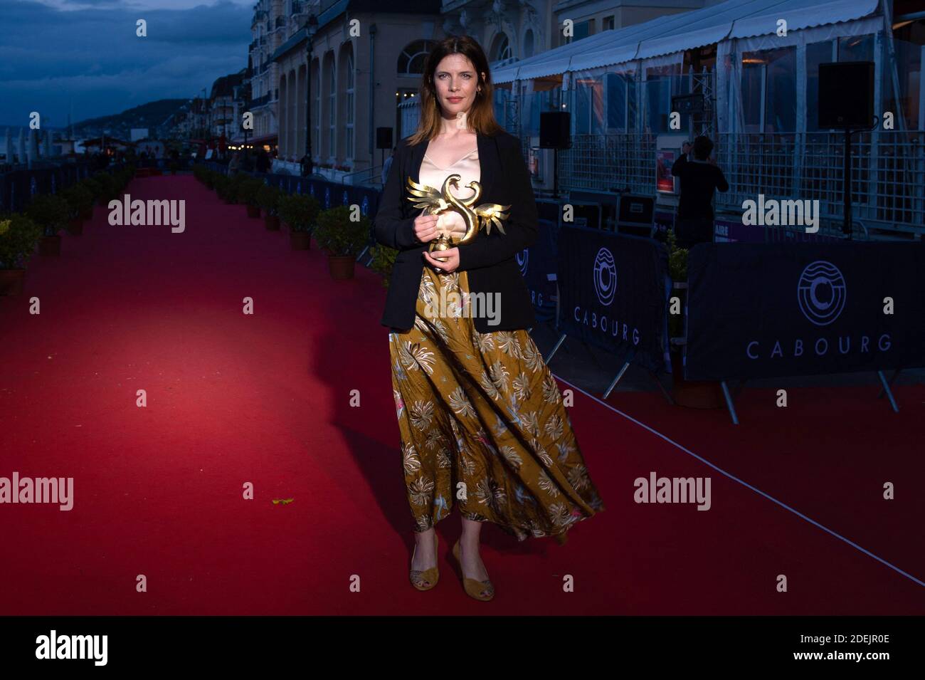 Judith Davis awarded with Best Fist Movie posing during the Winners ...