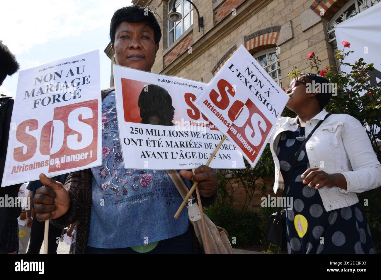 Women demonstrate against the practice of excision (female genital ...