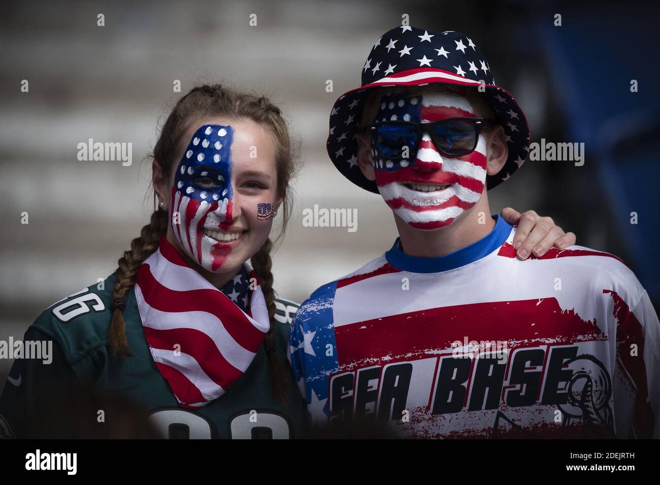Usa fans with painted faces hi-res stock photography and images - Alamy
