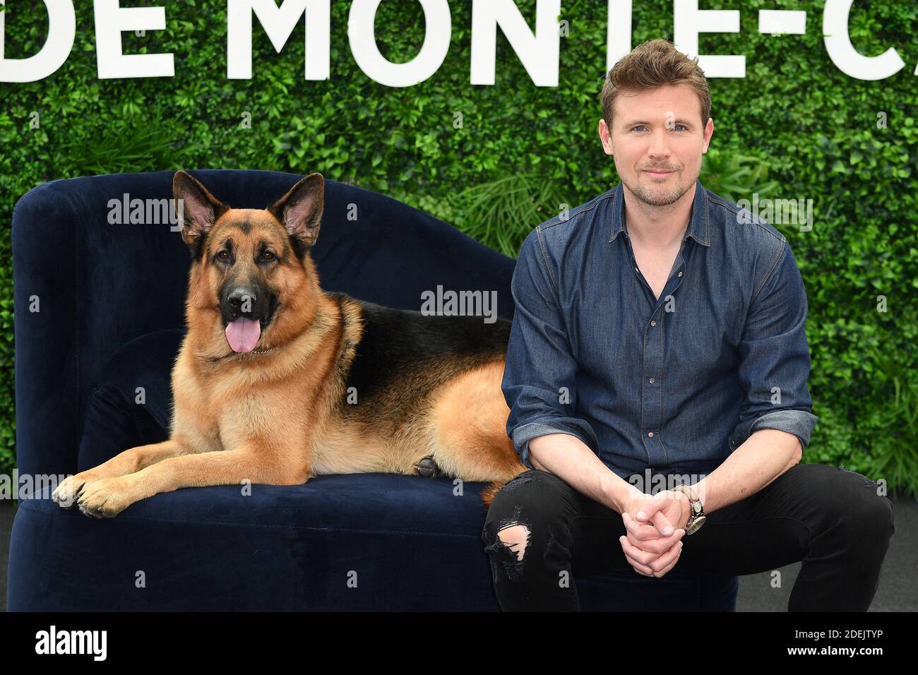 Canadian actor John Reardon and Diesel vom Burgimwald from the TV serie ...