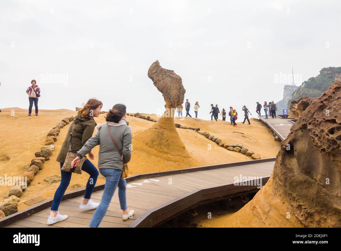 Queens head rock taiwan hi-res stock photography and images - Alamy