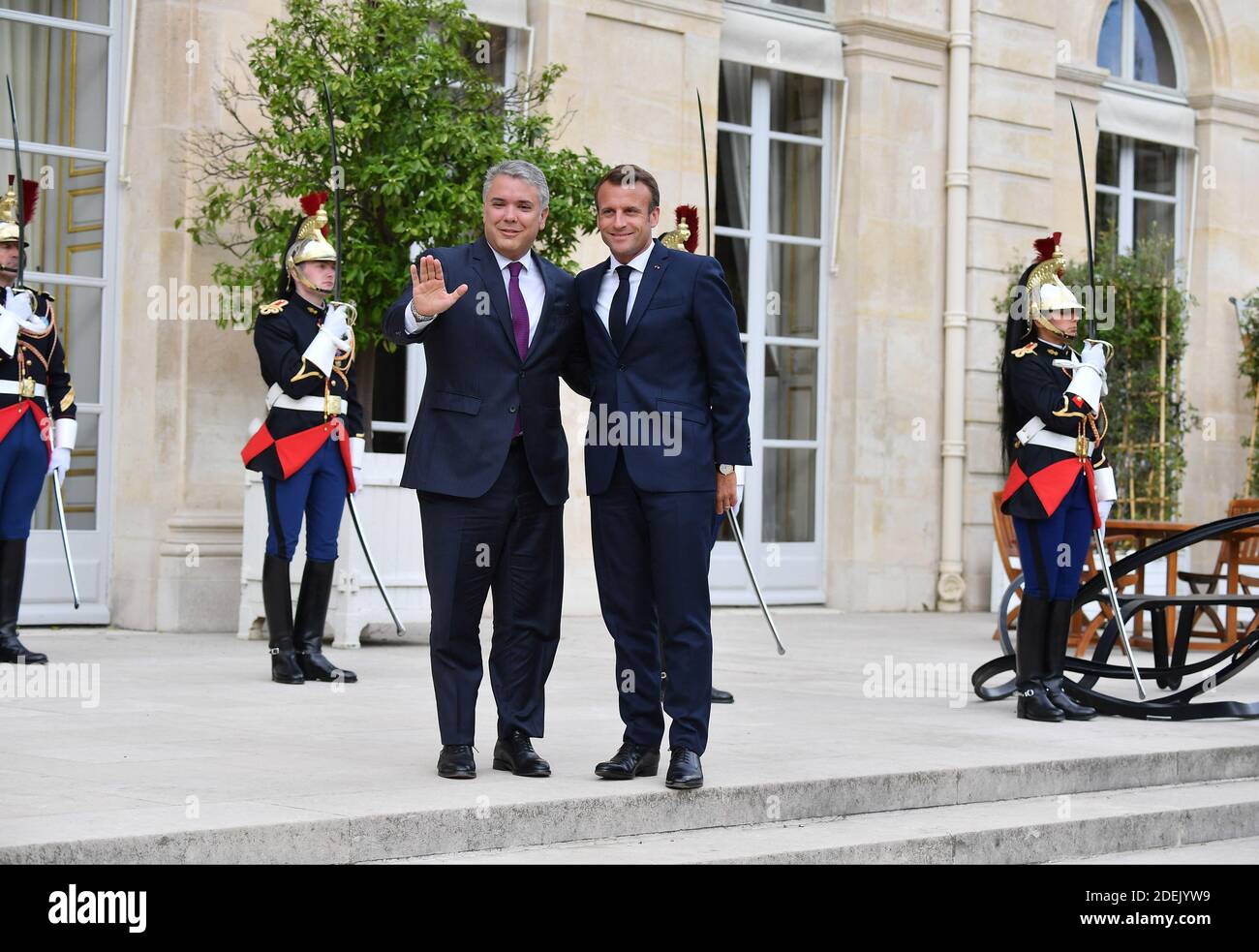 French President Emmanuel Macron with Colombian President Ivan Duque ...