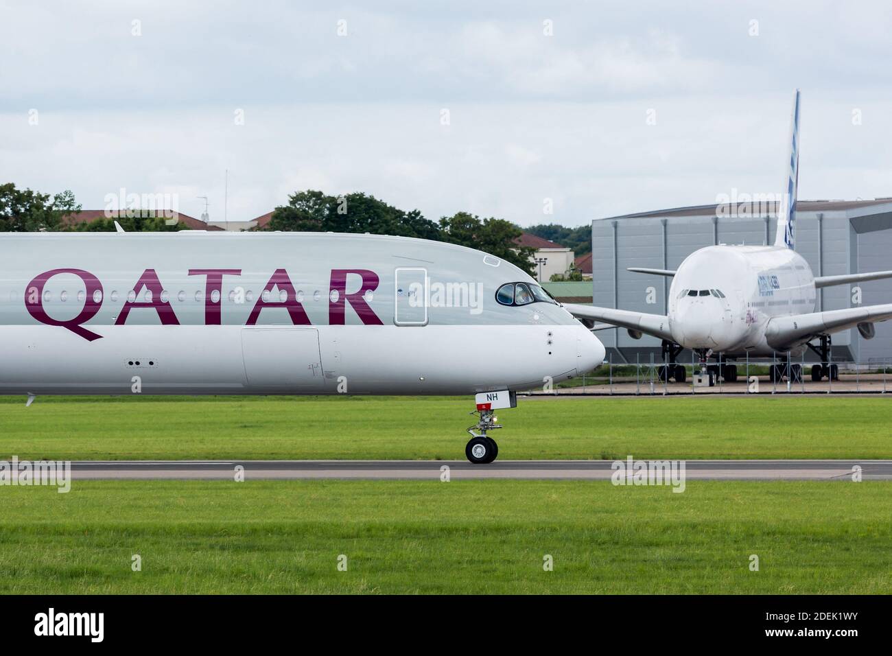 New Airbus A350-1000 Qatar great customer of Airbus, with this livery ...
