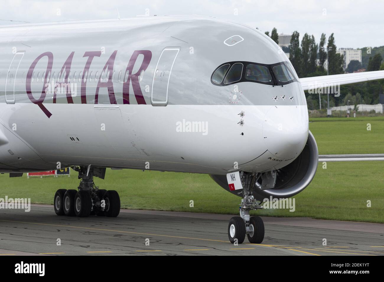 New Airbus A350-1000 Qatar great customer of Airbus, with this livery ...