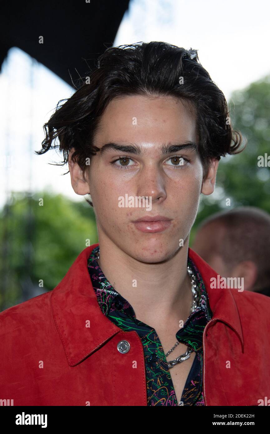 Paris brosnan hi-res stock photography and images - Alamy