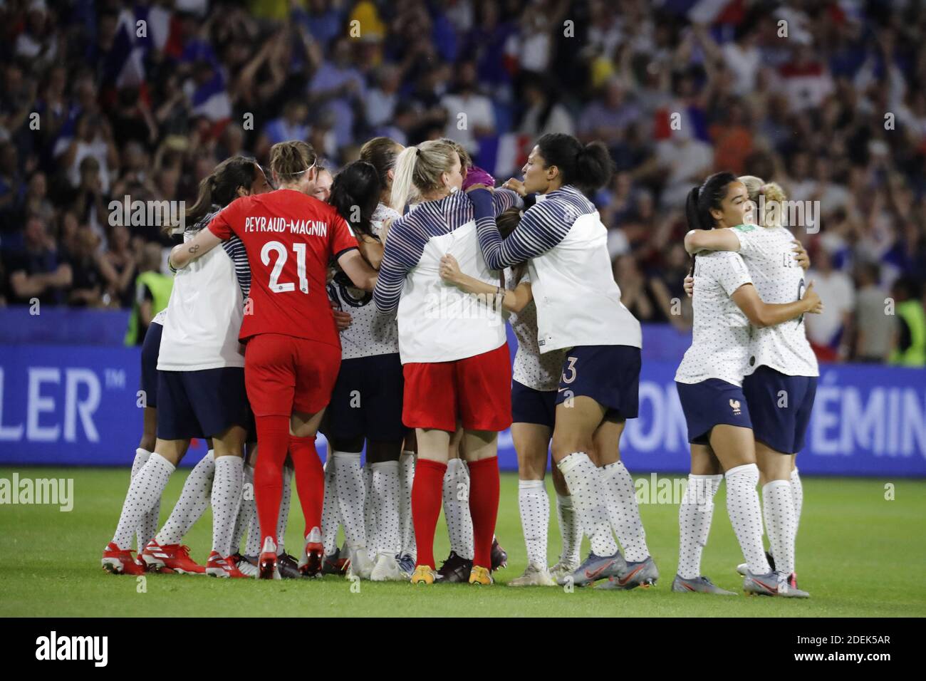 French teammates celebrate after FIFA Women's World Cup France group A ...