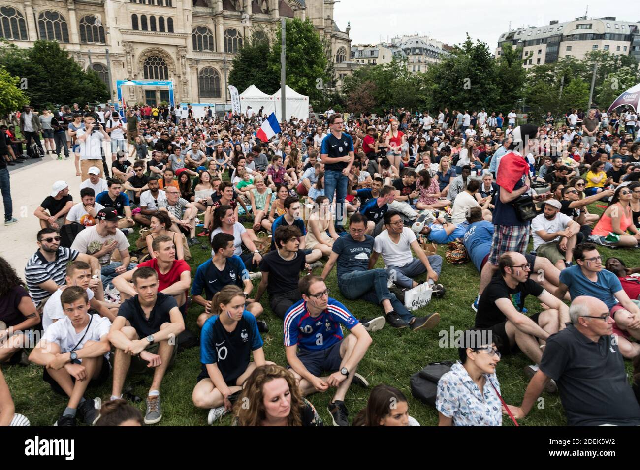 Fans of the French Women football team come to see the 8th of final ...
