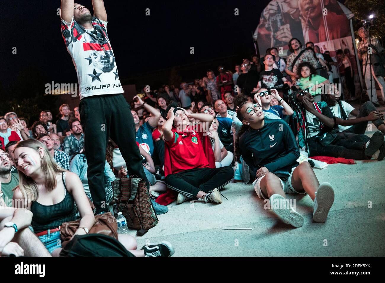 Fans of the French Women football team come to see the 8th of final ...