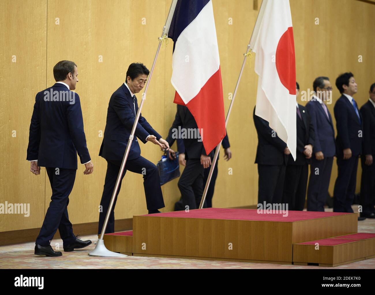 Japanese Prime Minister Shinzo Abe greets French President Emmanuel ...