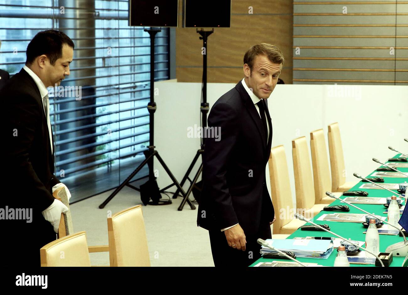 Japanese Prime Minister Shinzō Abe and the French President Emmanuel ...