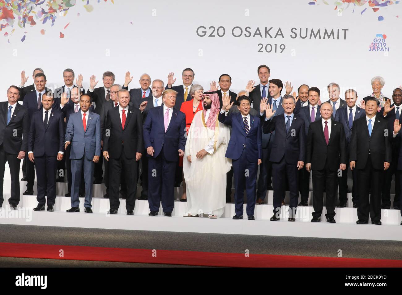 G20 leaders attend the family photo during the G20 Osaka Summit in ...