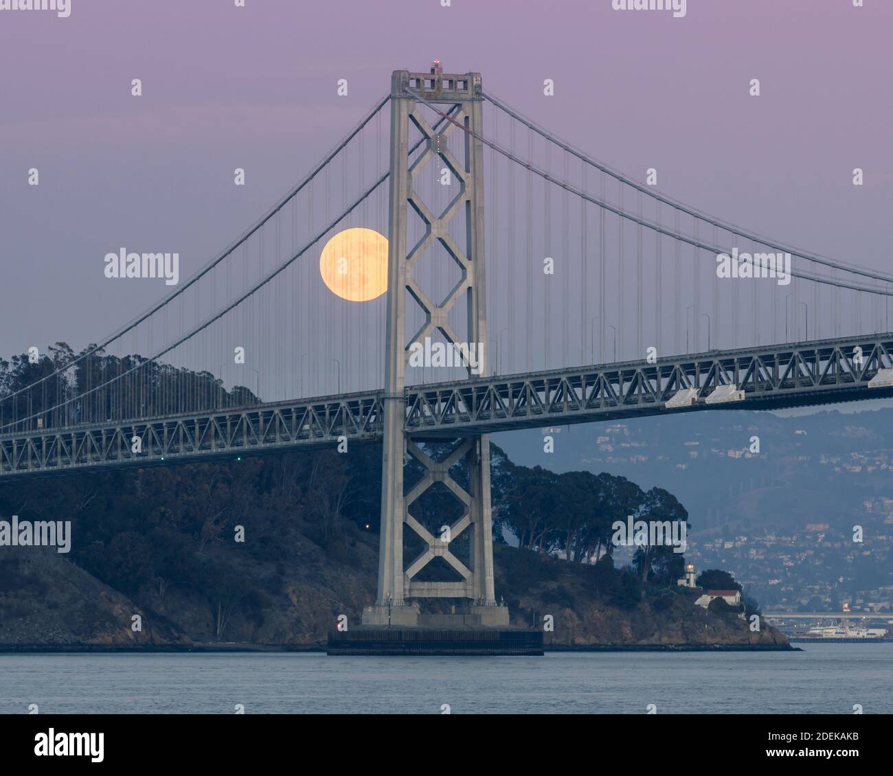 Moon rising over road hi-res stock photography and images - Alamy