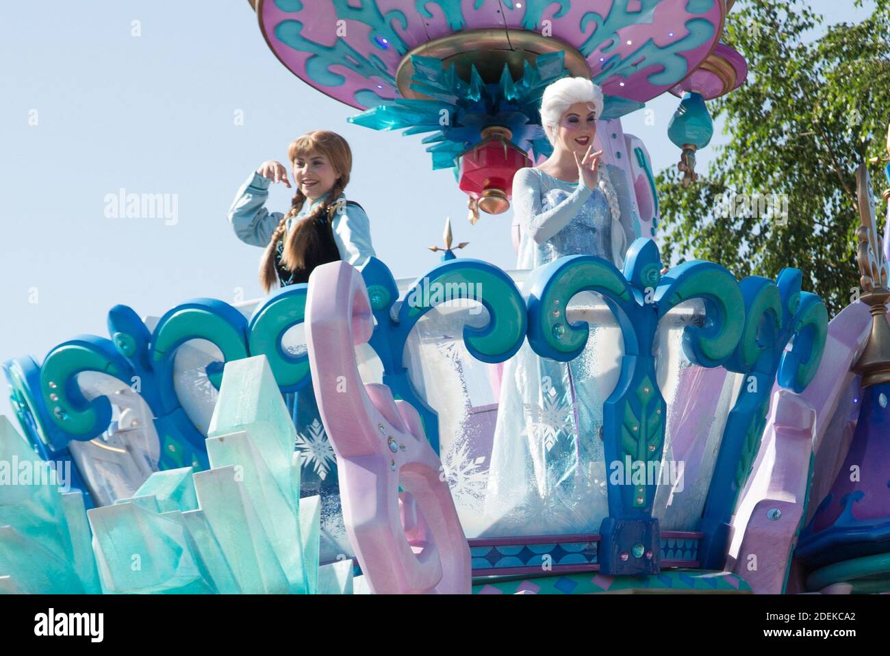 Disney stars on parade hi-res stock photography and images - Alamy