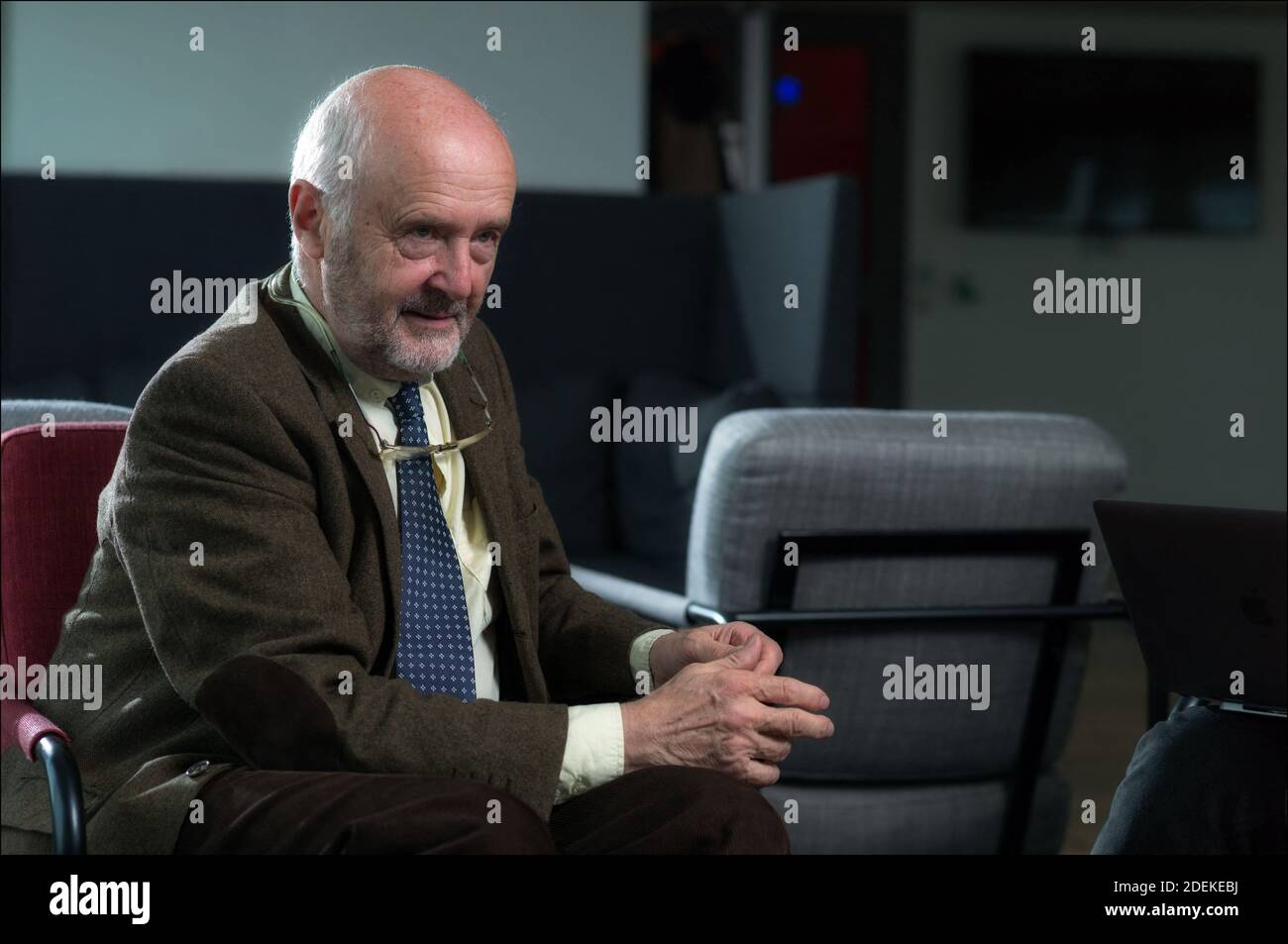 Portrait of Brice Lalonde during an interview at Le Point magazine in ...