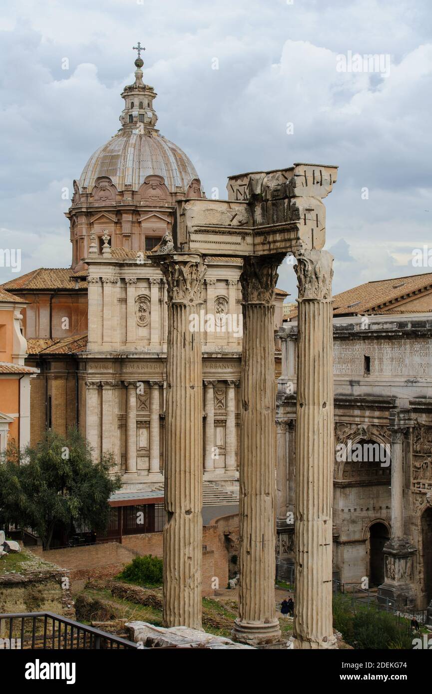 Historic sites pillars hi-res stock photography and images - Alamy