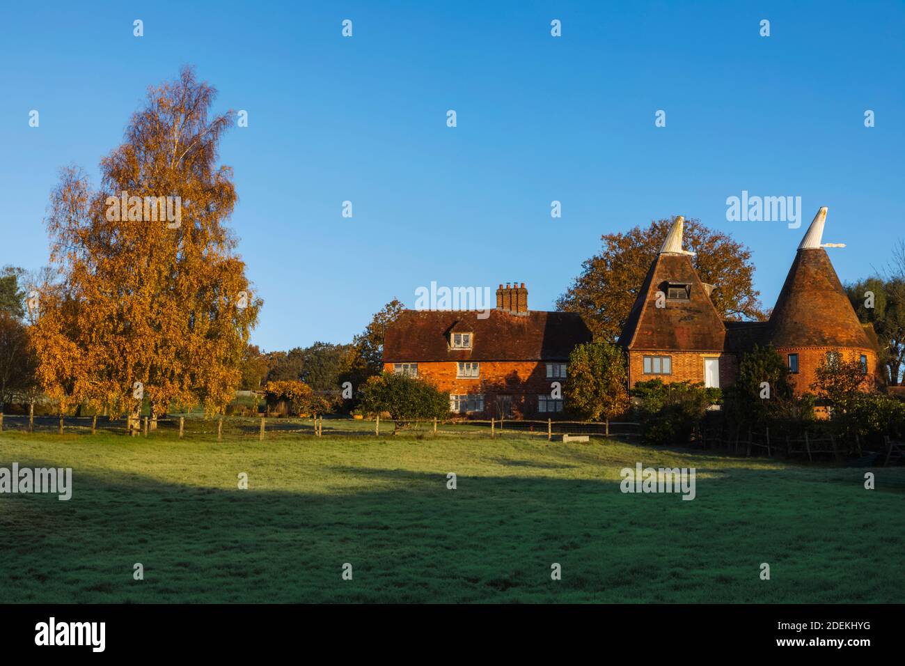 Oast house conversion hi-res stock photography and images - Alamy