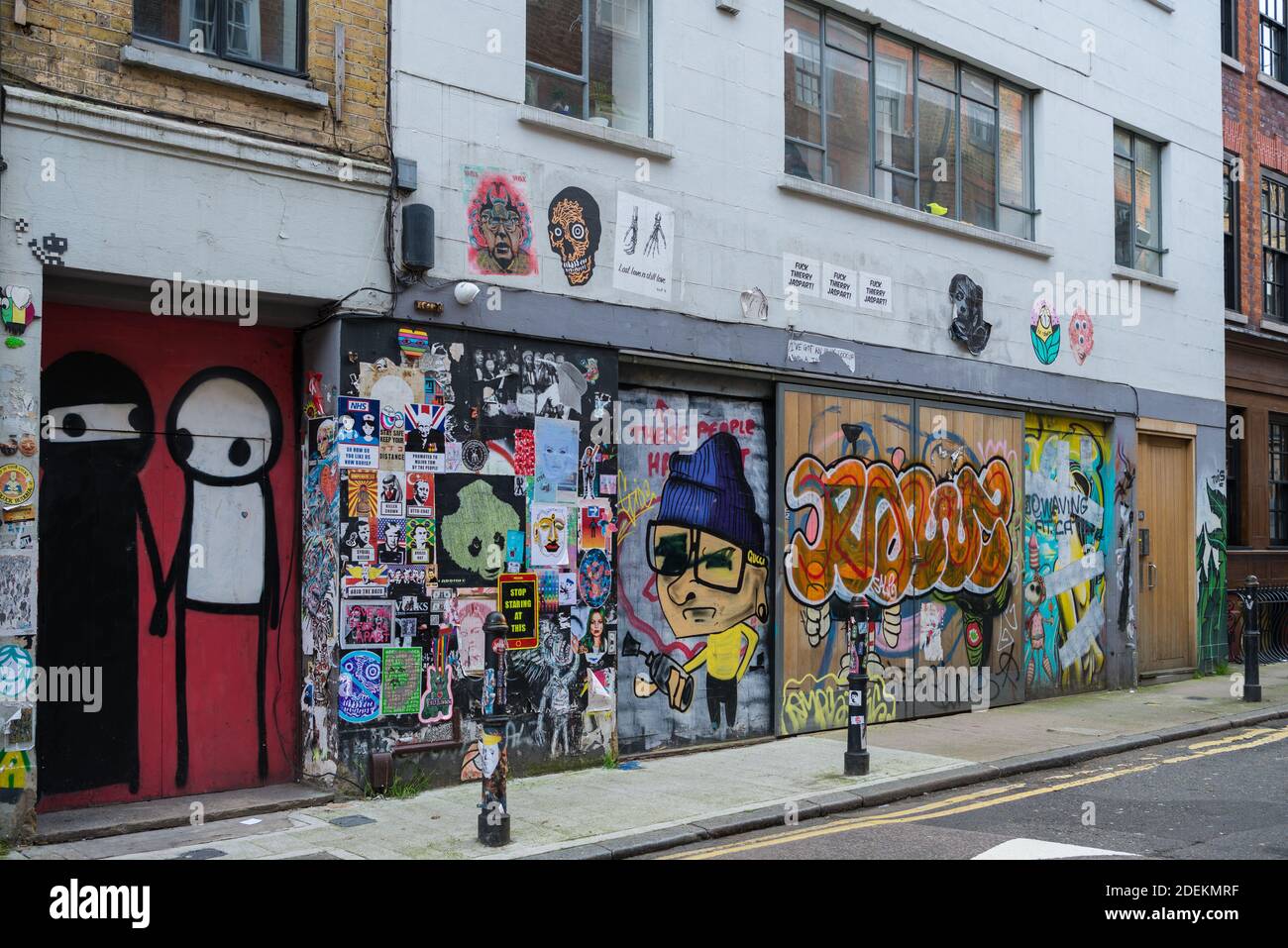 Fly posters hi-res stock photography and images - Alamy