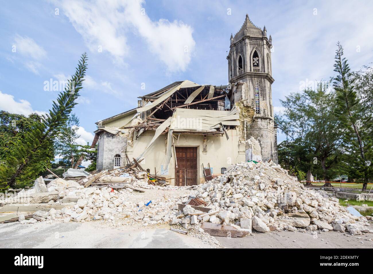 Spanish colonial era church badly damaged by the 2013 earthquake in ...