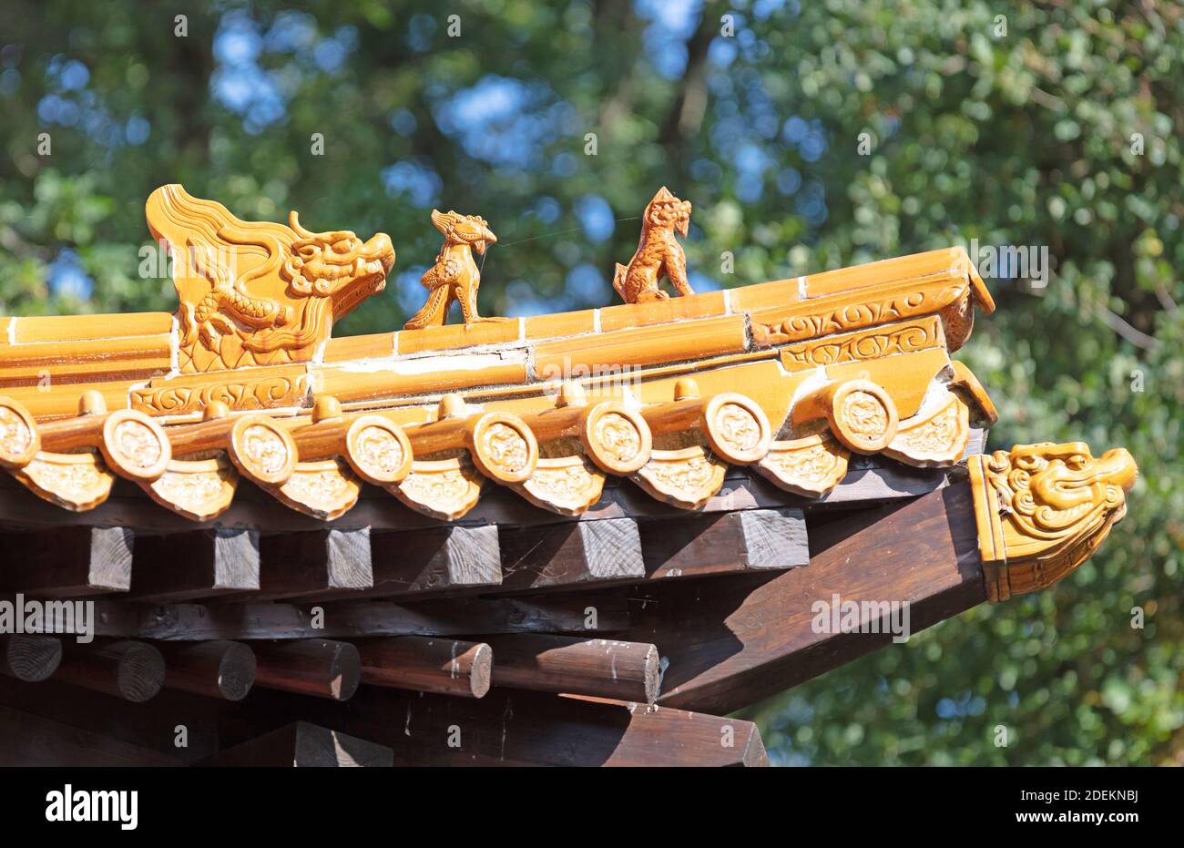 Roof on a chinese building, figurines of animals Stock Photo - Alamy